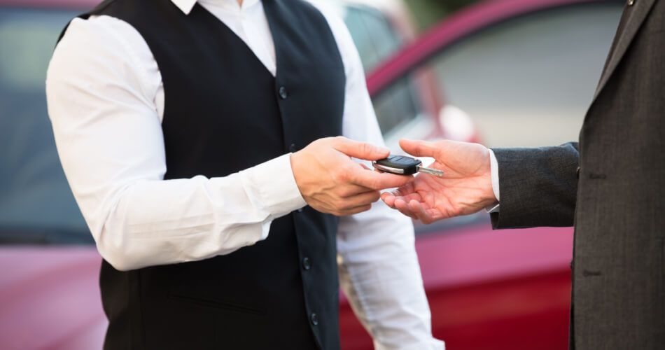 How Much To Tip Valet Parking Restaurant Hotel SuperMoney